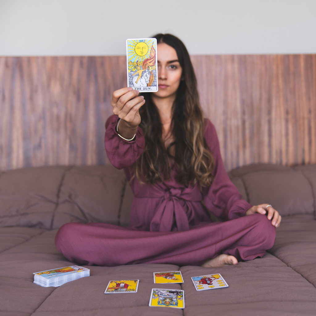 The 13 Best Ways to Connect and Bond with Your Tarot Cards – New Age Guru