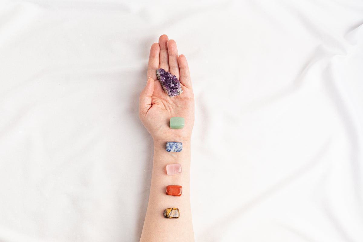 Stones and Crystals for Healing, Protection, and Prosperity – New Age Guru